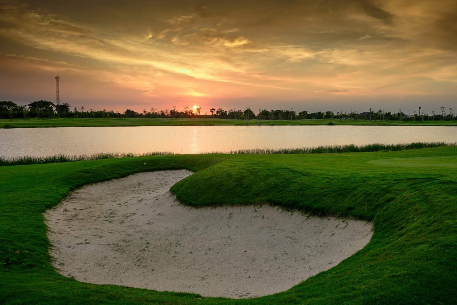 New Golf Club, the Siam Country Club Bangkok, close to Suvarnabhumi ...