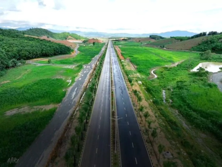 Laos opens Bokeo international airport road for Golden Triangle zone ...
